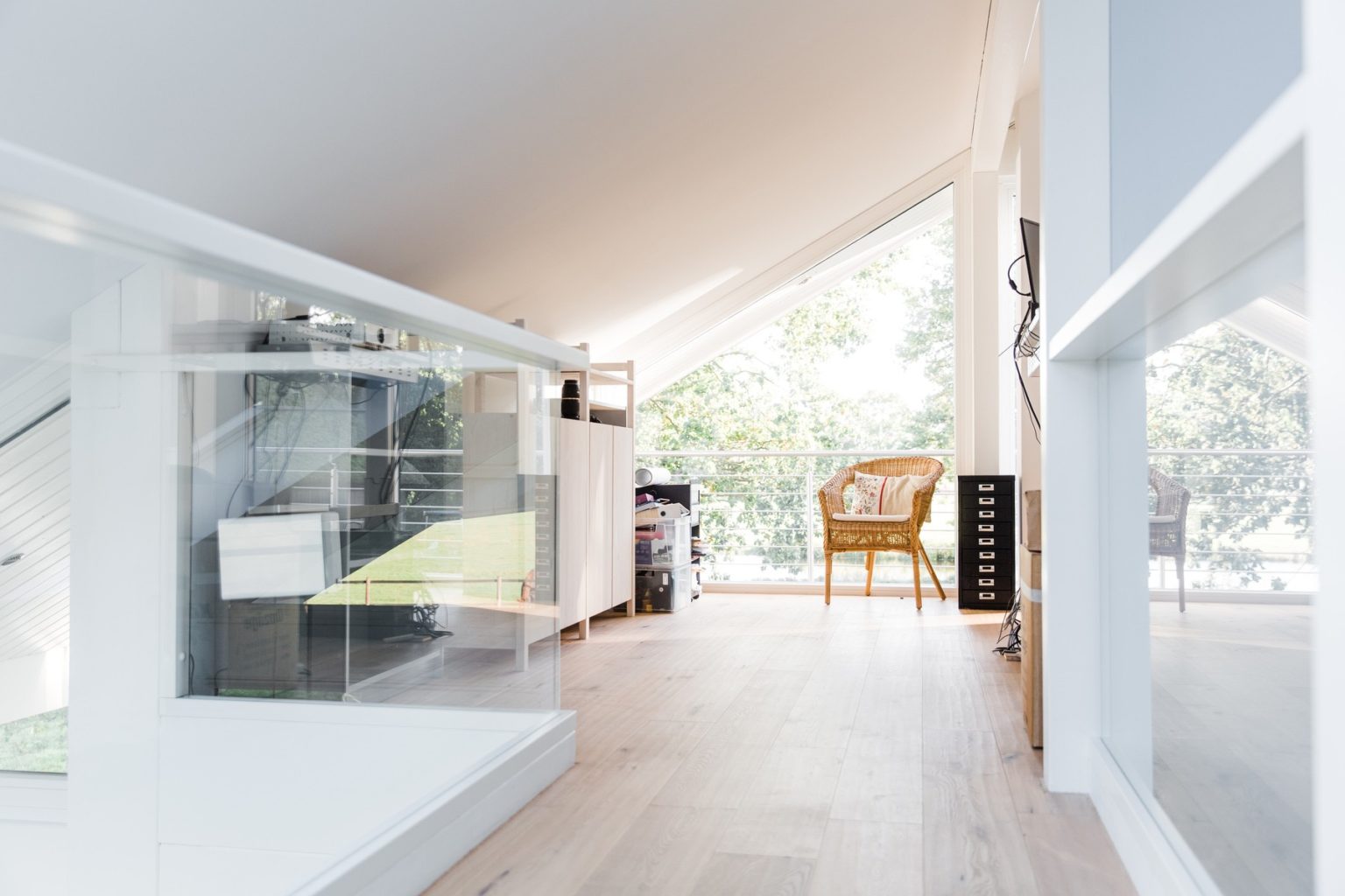 Fachwerk neu geplant – helles Fachwerkhaus modern in Szene gesetzt ...