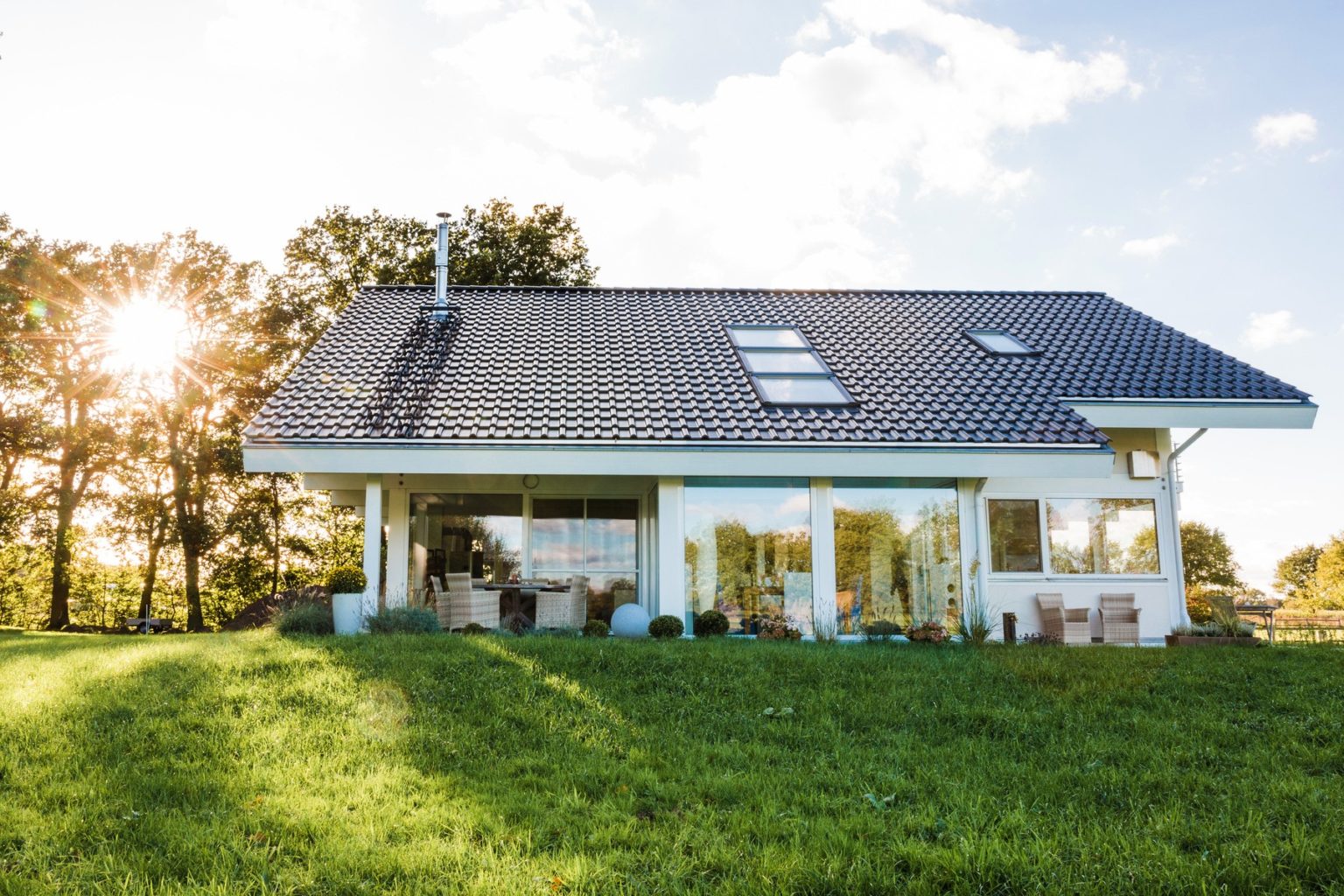 Fachwerk neu geplant – helles Fachwerkhaus modern in Szene gesetzt ...